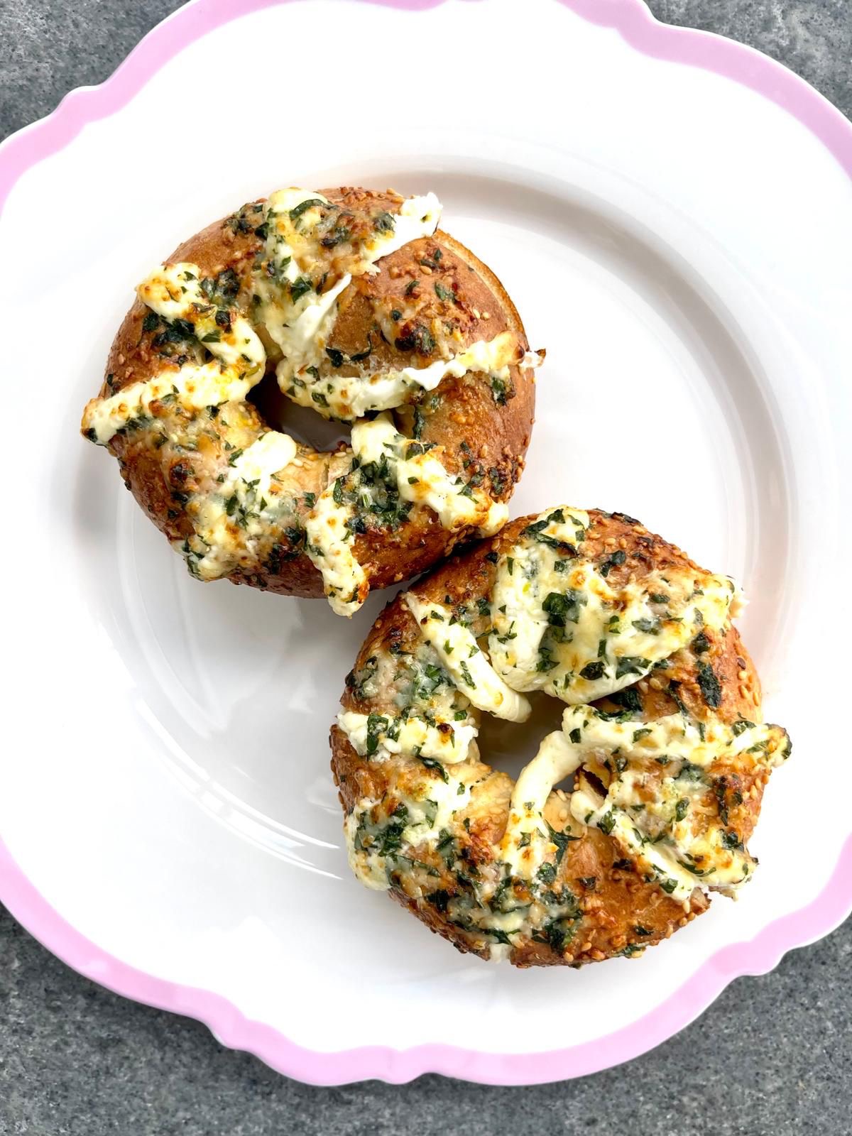 Garlic Cheesy Bagels – Jules Sebastian