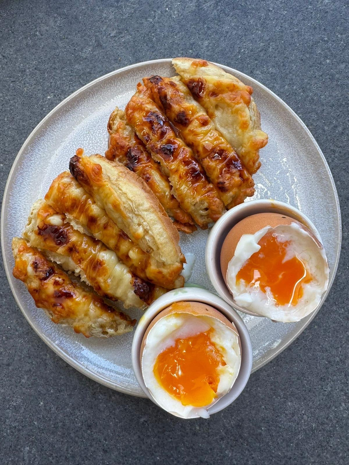 Cheesy Chilli Crumpets with Jammy eggs – Jules Sebastian